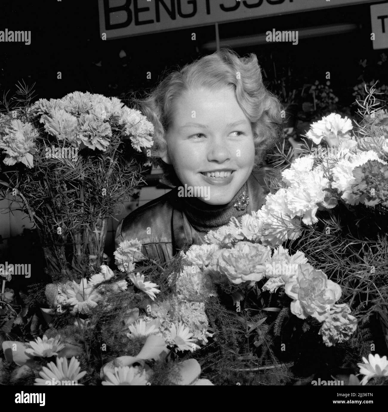 December 17 1954 hi-res stock photography and images - Alamy