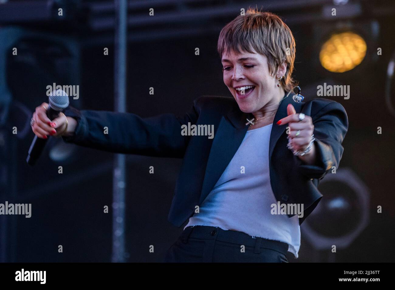 Henham Park, Suffolk, UK. 22nd July, 2022. Maggie Rogers plays the ...