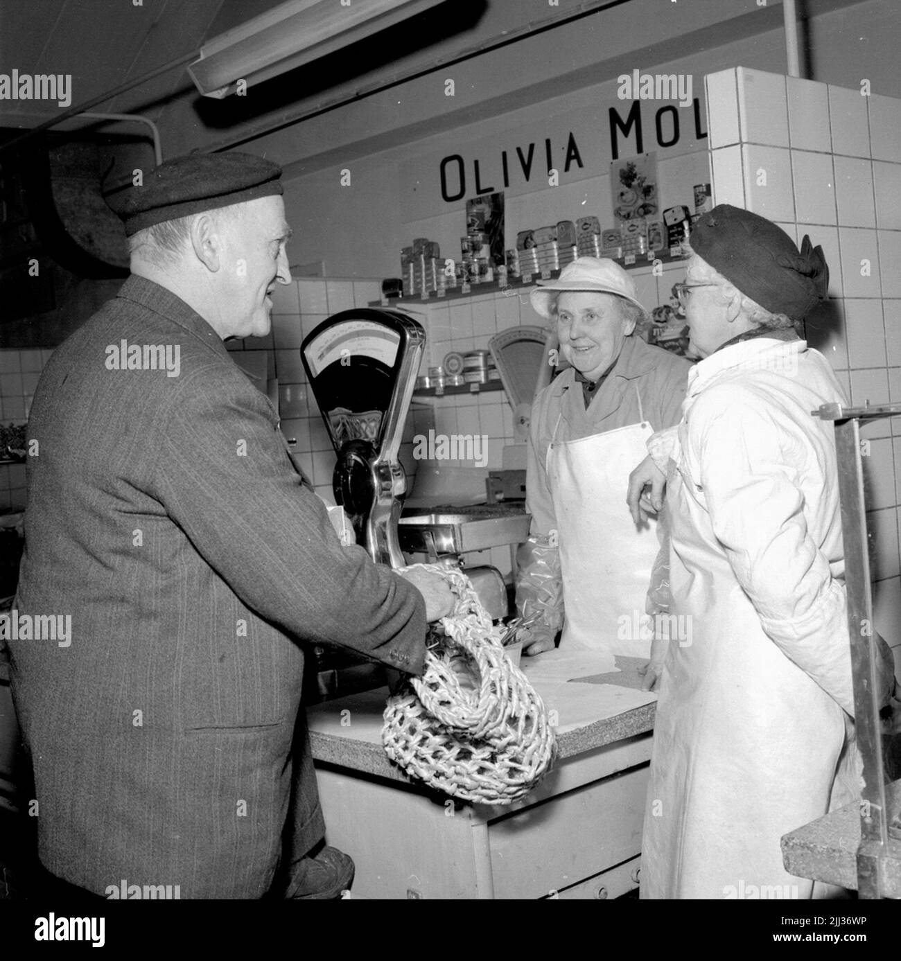 December 17 1954 hi-res stock photography and images - Alamy