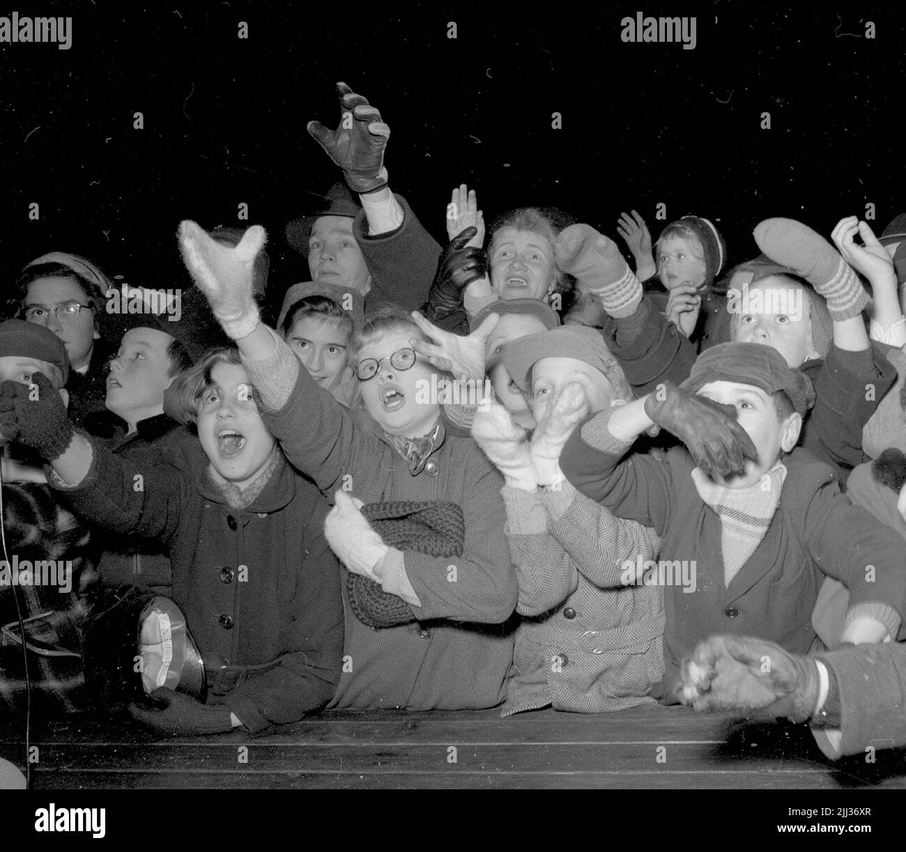 Christmas market at Hamnplan.13 December 1954 Stock Photo - Alamy