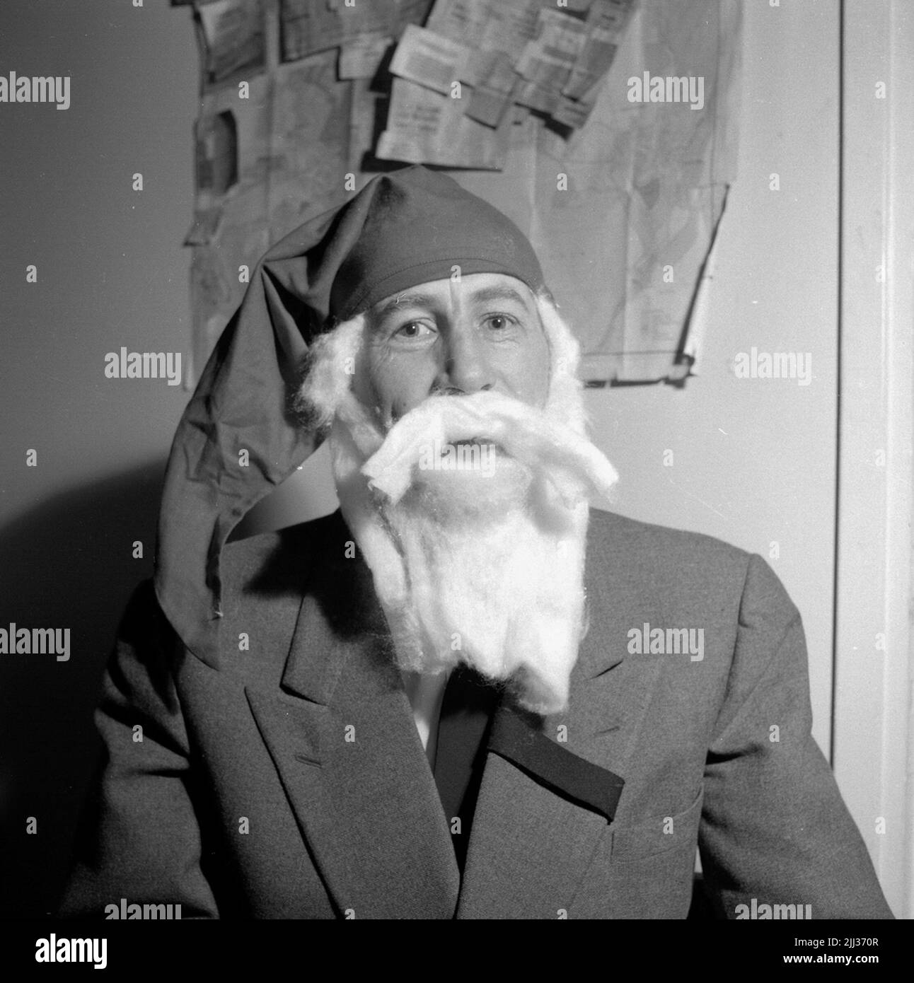 Christmas picture page.24 December 1954 Stock Photo - Alamy