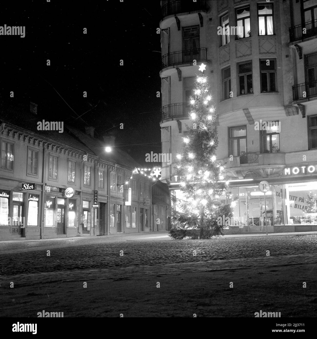 Retro vintage christmas decorations Black and White Stock Photos ...