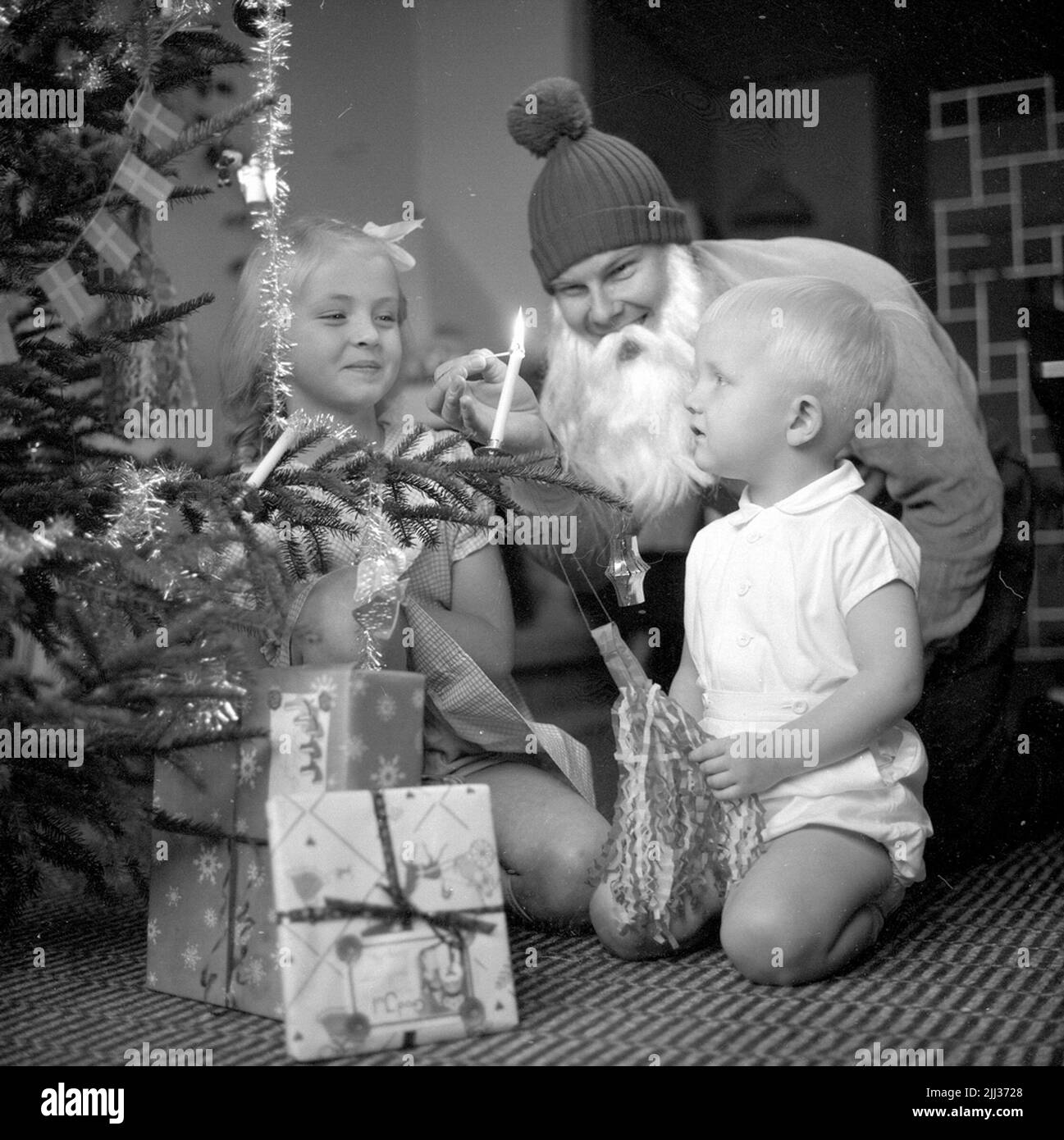 December graphics hi-res stock photography and images - Alamy