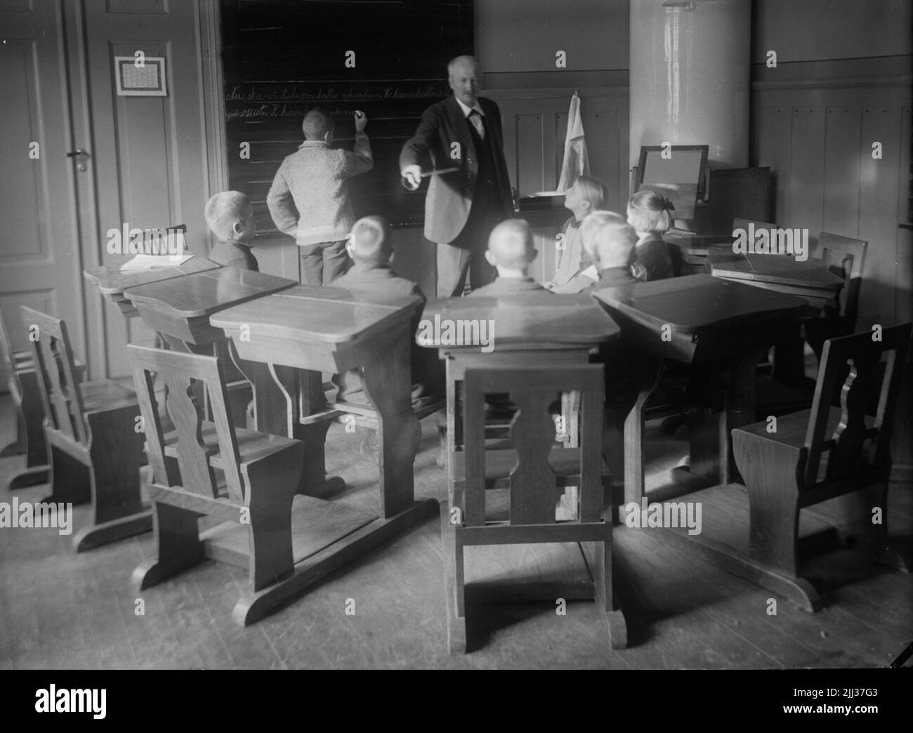 Deaf -School, interior, 1st class lesson room, 8 school children and ...
