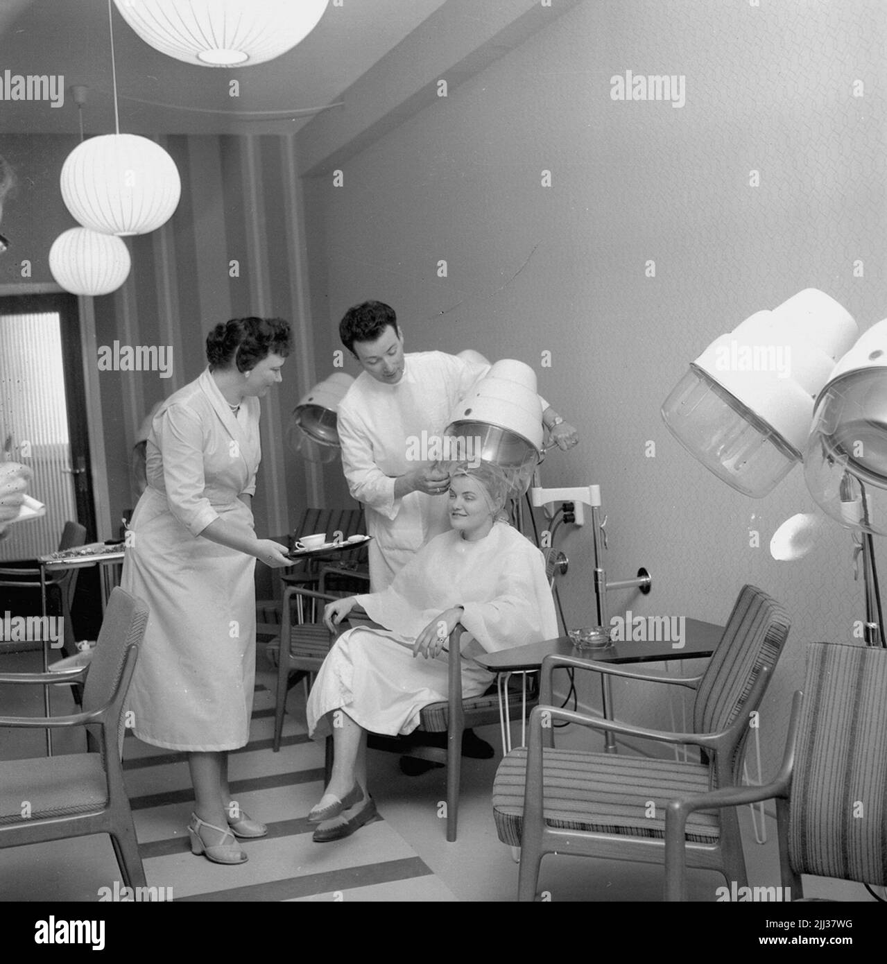 Three new shops on the west in Örebro, Hair Freemason Salon, Urmaker ...