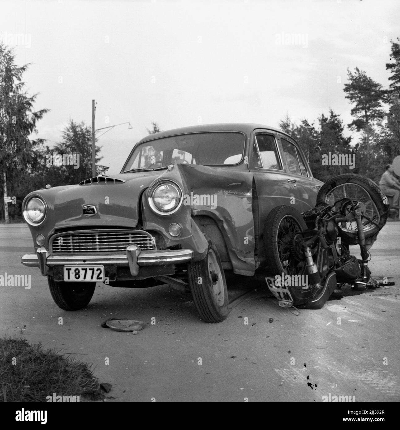 Aftermath car crash accident Black and White Stock Photos & Images - Alamy