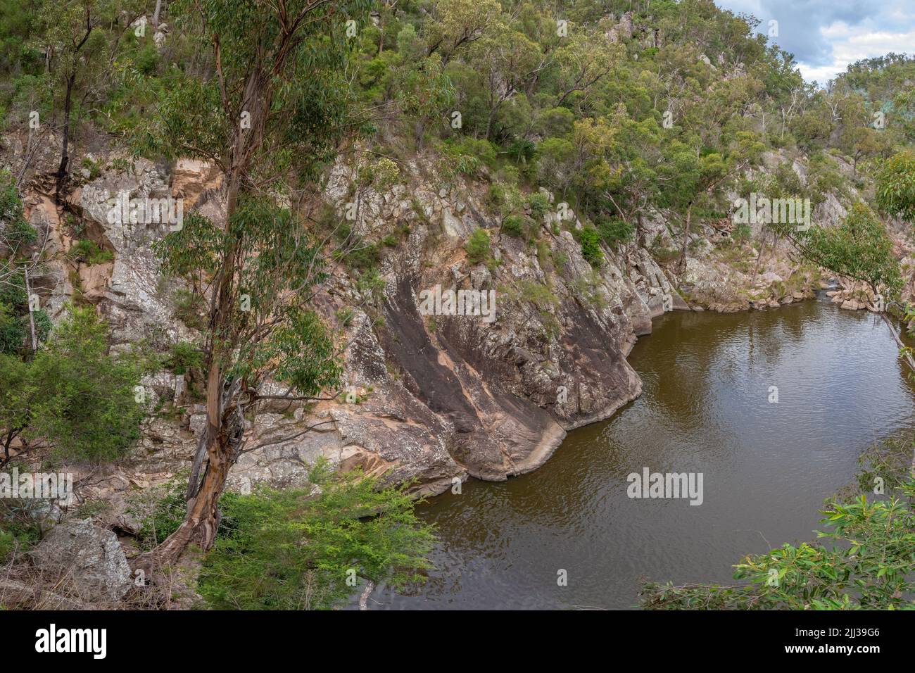 Stunning Australian bush landscape at Crows Nest Falls, Queensland ...