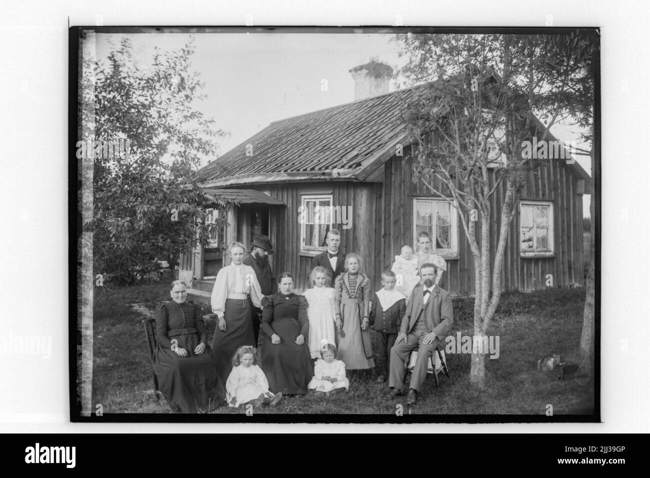 Building, 13 people. Mural Gillberg Stock Photo - Alamy