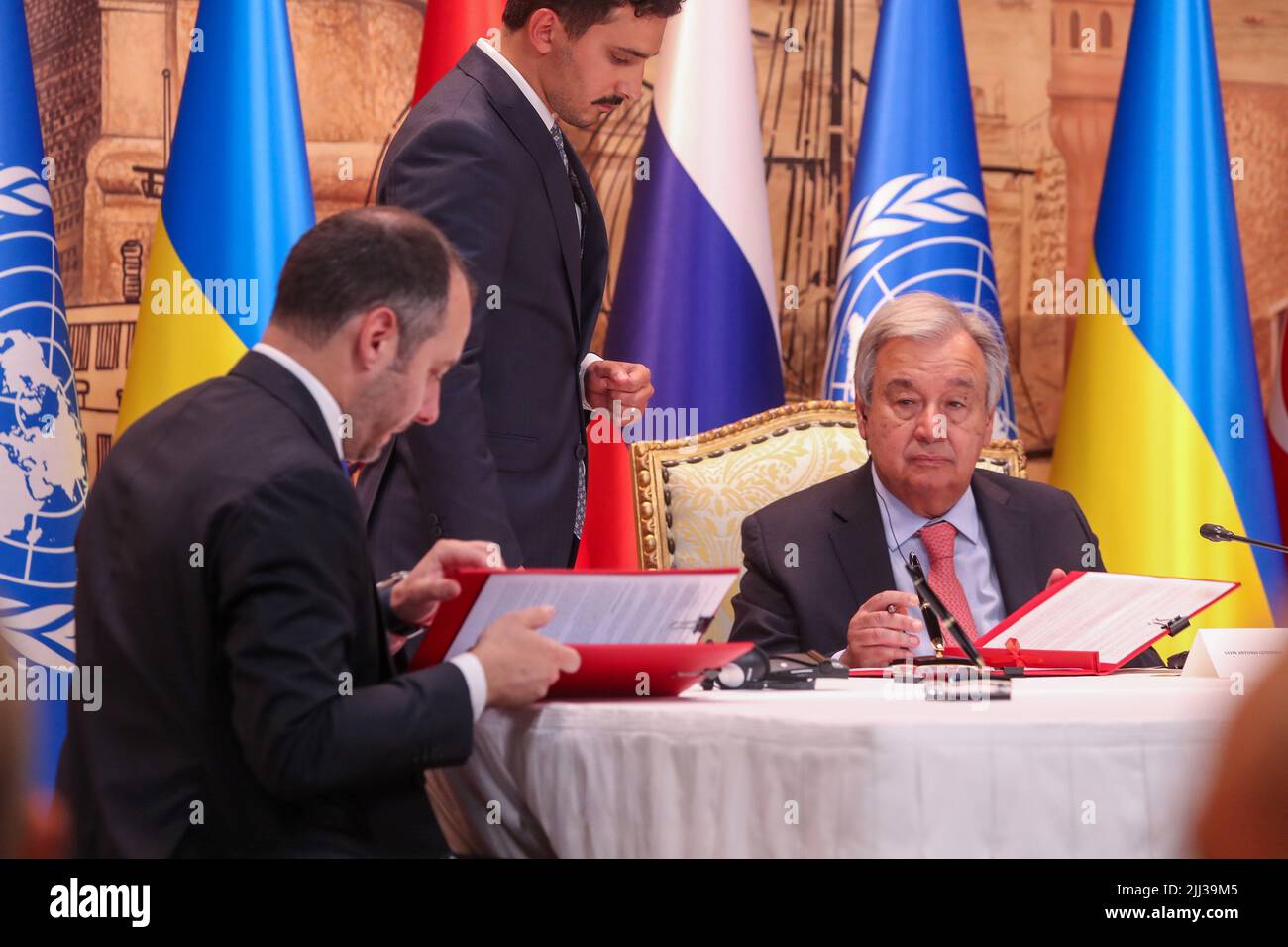 Ukrainian parties hi-res stock photography and images - Alamy