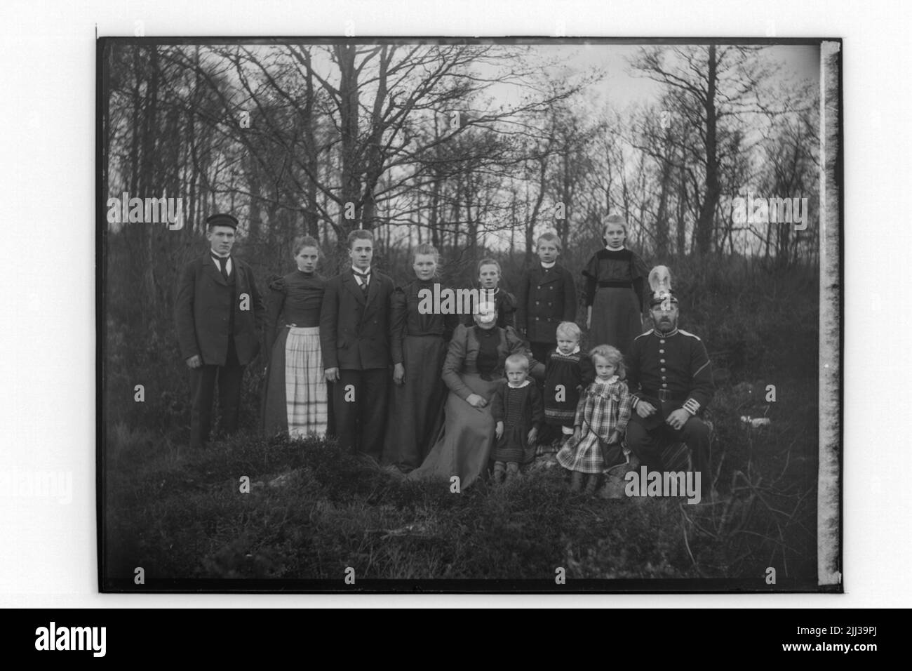 Family Group 12 people. Soldier Alm Stock Photo - Alamy