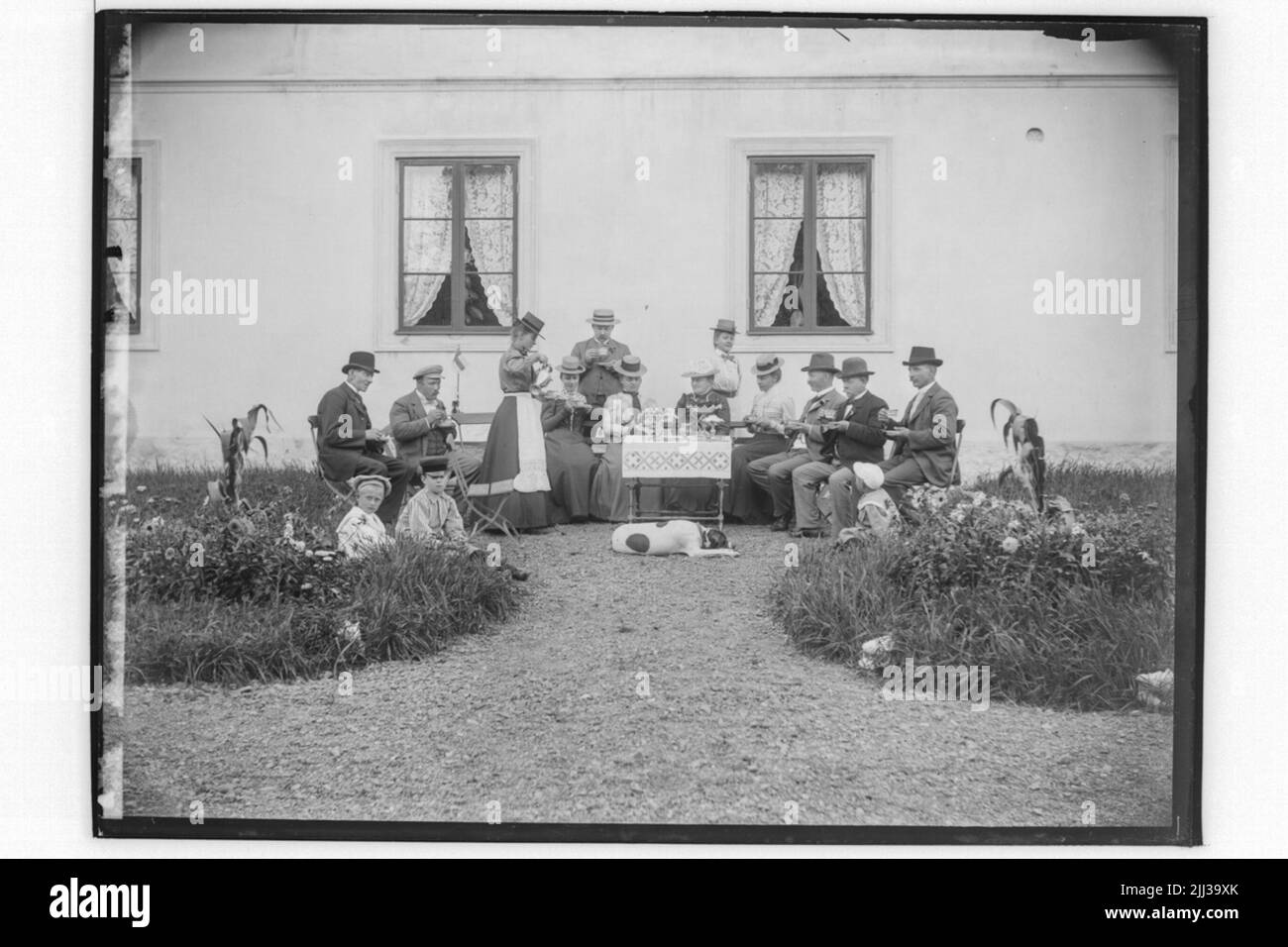 There family party Black and White Stock Photos & Images - Alamy