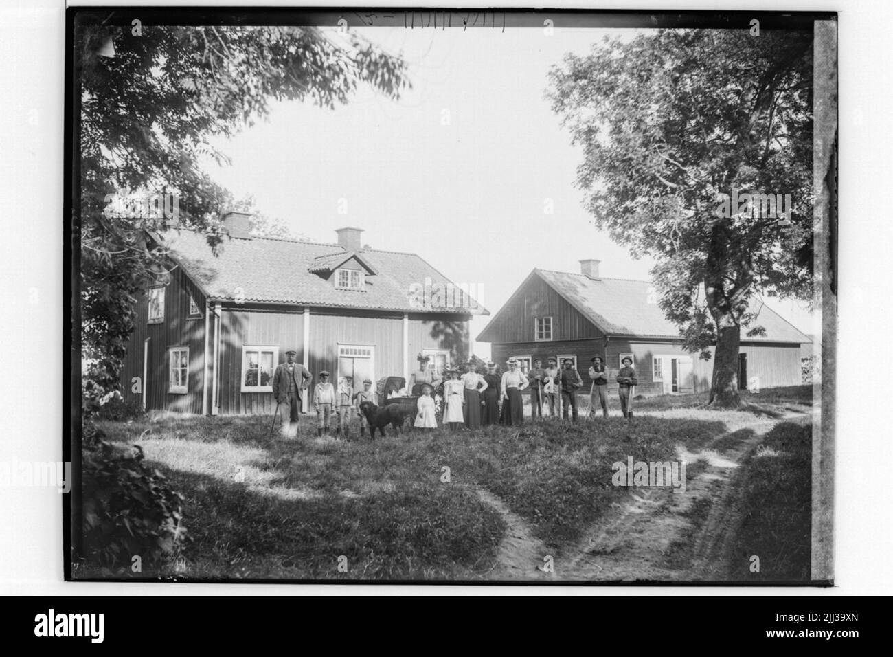 Buildings, 15 people. Two -storey couple's cottage, outbuilding. J ...