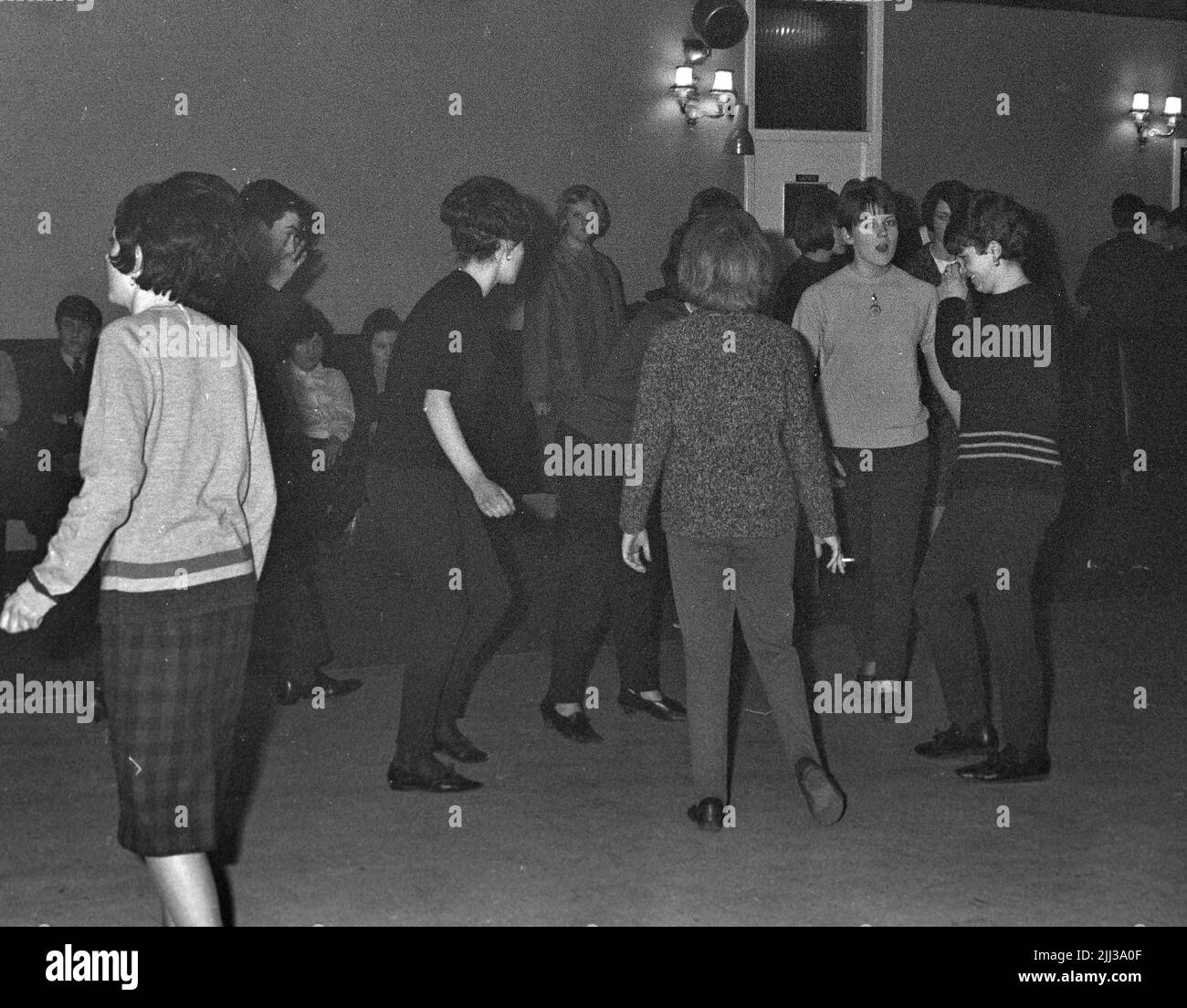 TEENAGERS at unidentified club in February 1964 Stock Photo - Alamy