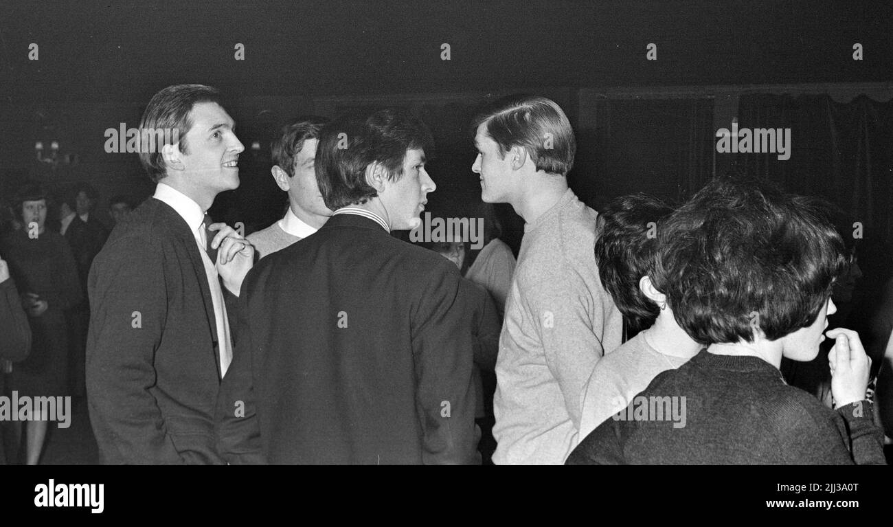 Mod 1964 teenage hi-res stock photography and images - Alamy
