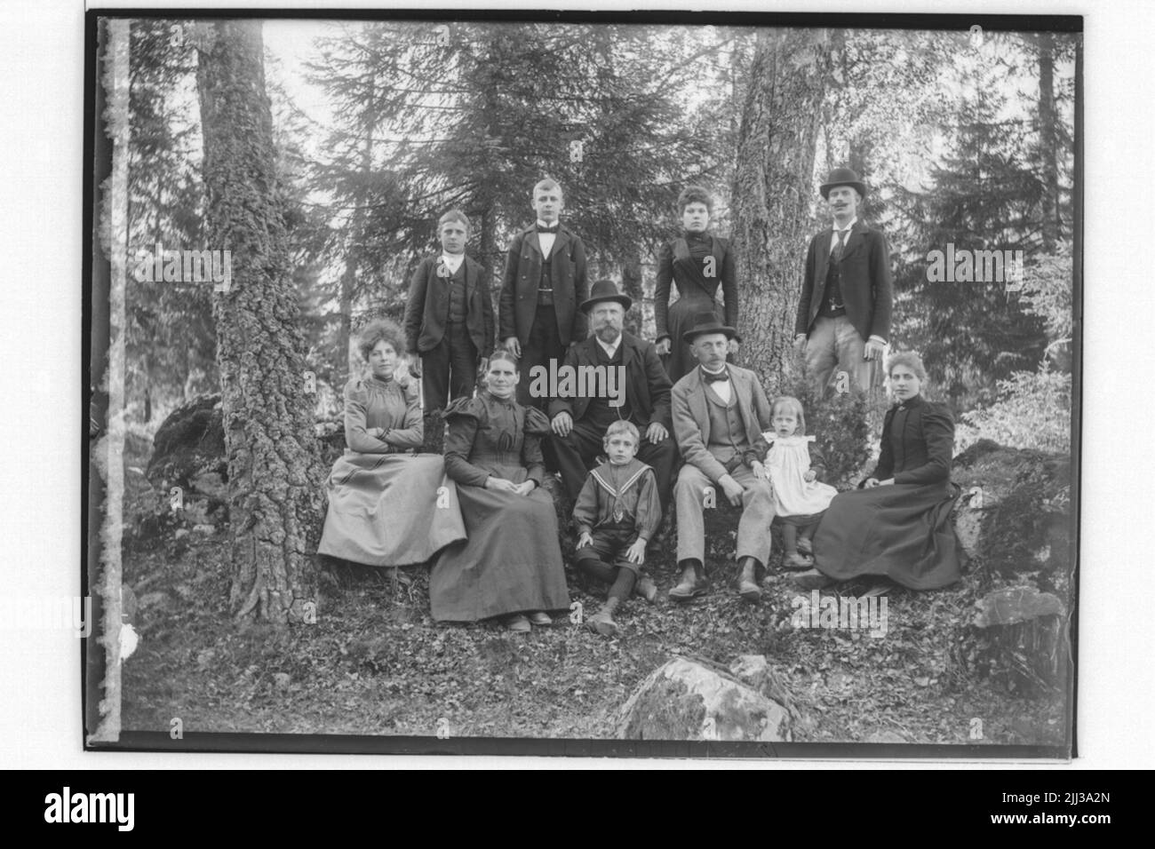 Family group 11 people.J.A. Jonsson Stock Photo - Alamy