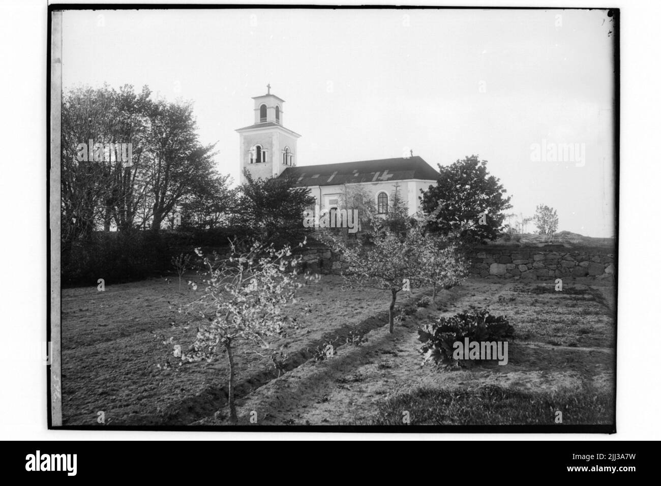 Building front facade church Cut Out Stock Images & Pictures - Alamy