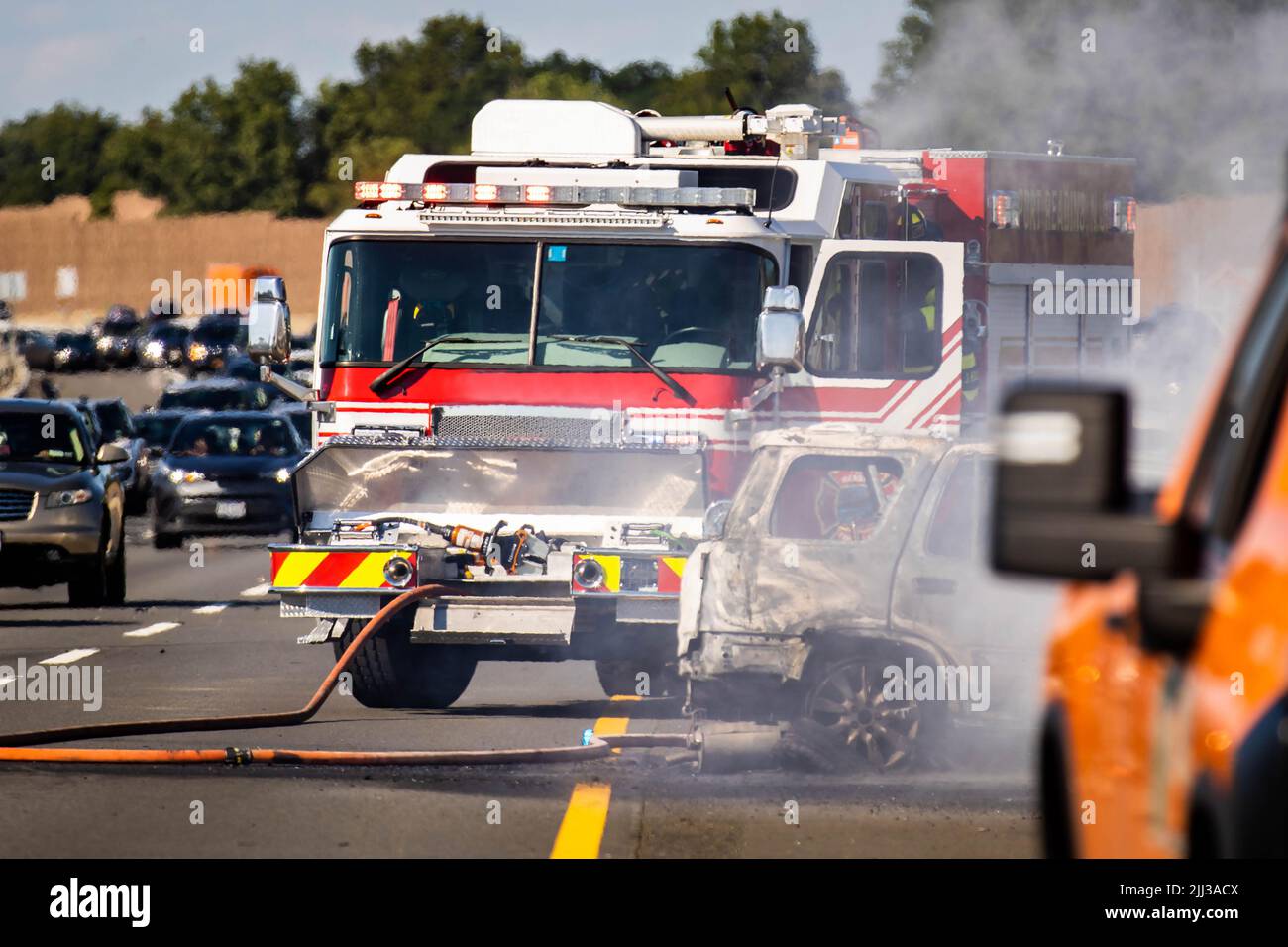 Car smash and smoke hi-res stock photography and images - Alamy