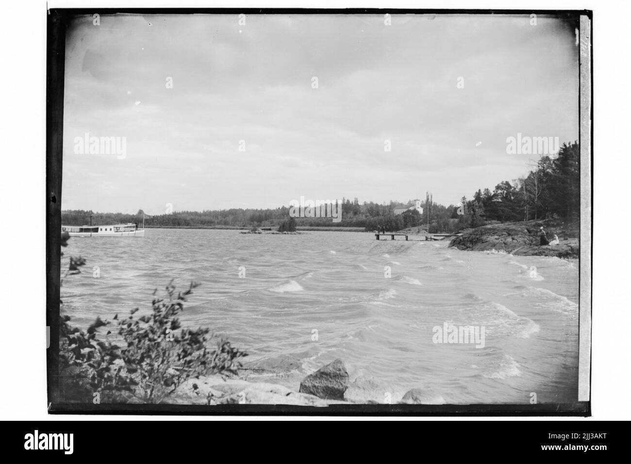 Building on horizon from Cut Out Stock Images & Pictures - Alamy