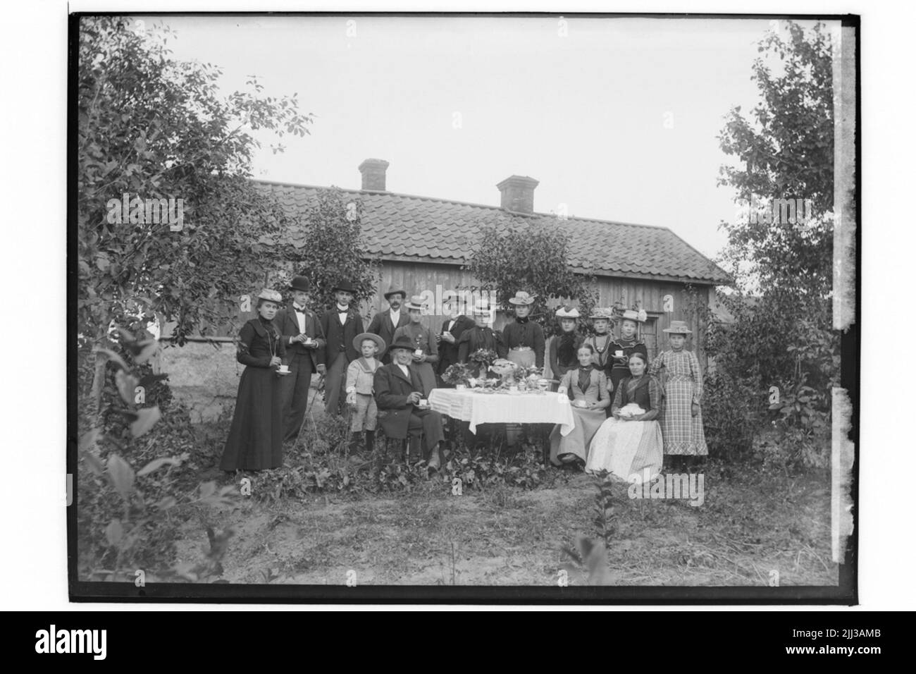 Couples cottage hi-res stock photography and images - Alamy