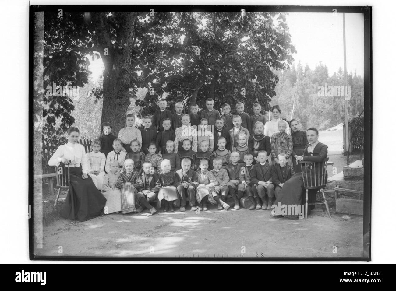 Garphyttan's school, Latorps Bruk, Tysslinge parish.39 Schoolchildren ...