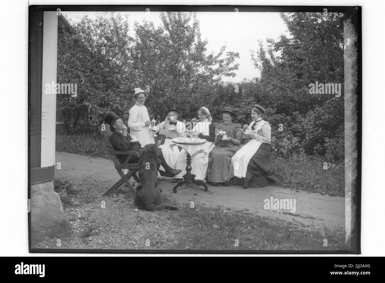 Seated individuals Cut Out Stock Images & Pictures - Alamy