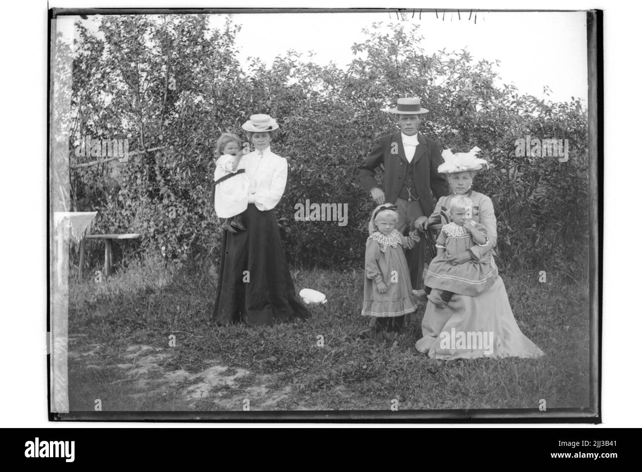 Family group 6 people.j. Landberg Stock Photo - Alamy