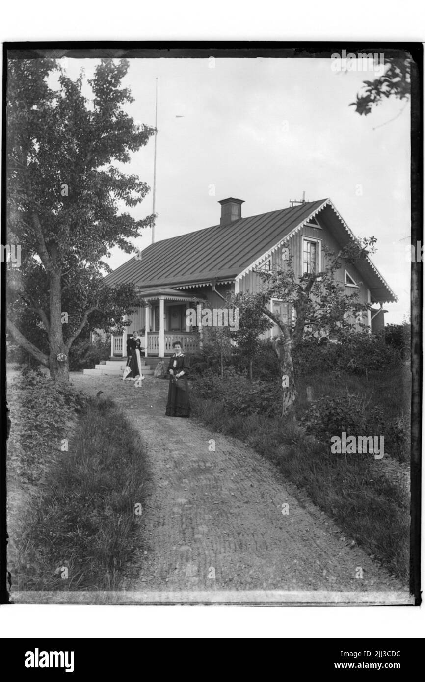 Telegraph Station.Bostadshus, 2 people. Anna Eriksson Stock Photo - Alamy