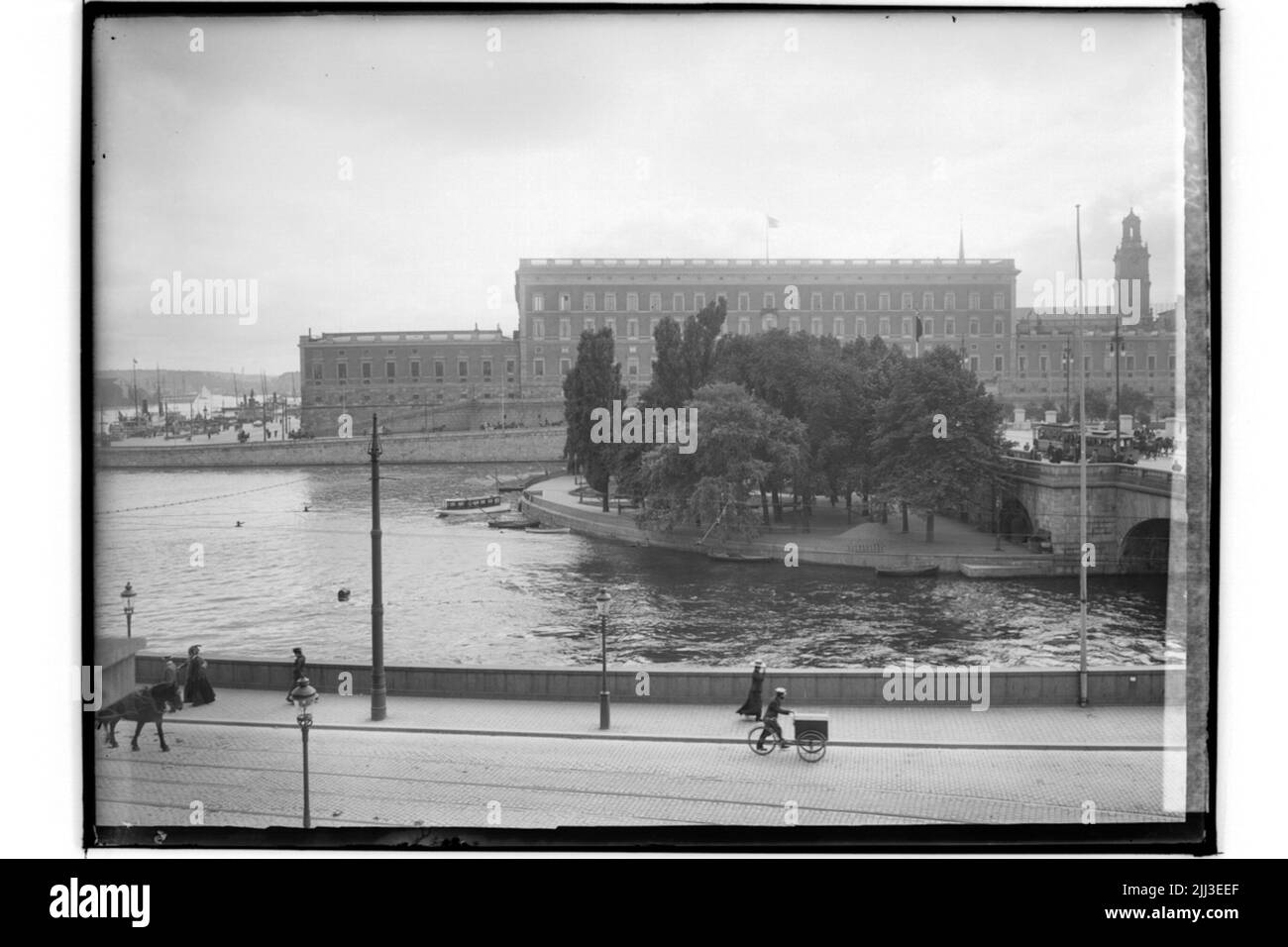 Palace castle Black and White Stock Photos & Images - Alamy