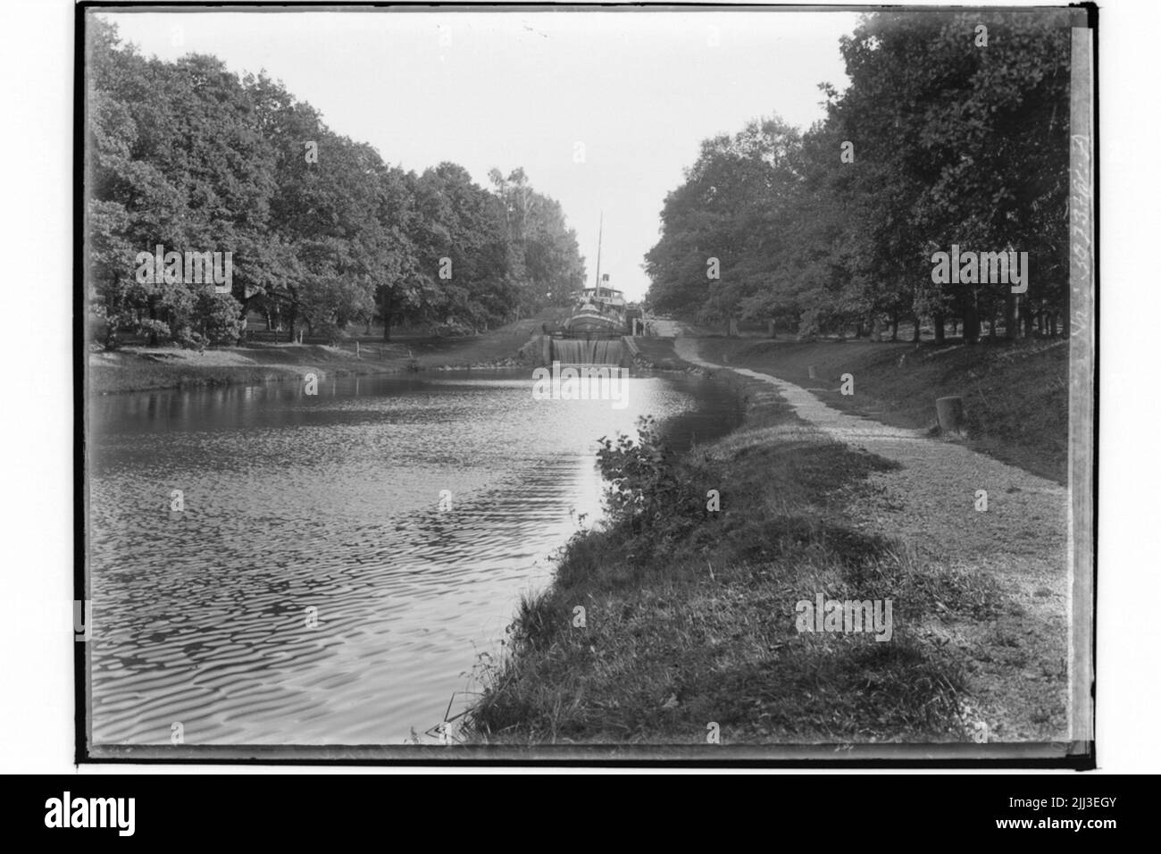 Navigable waterway locks Black and White Stock Photos & Images - Alamy