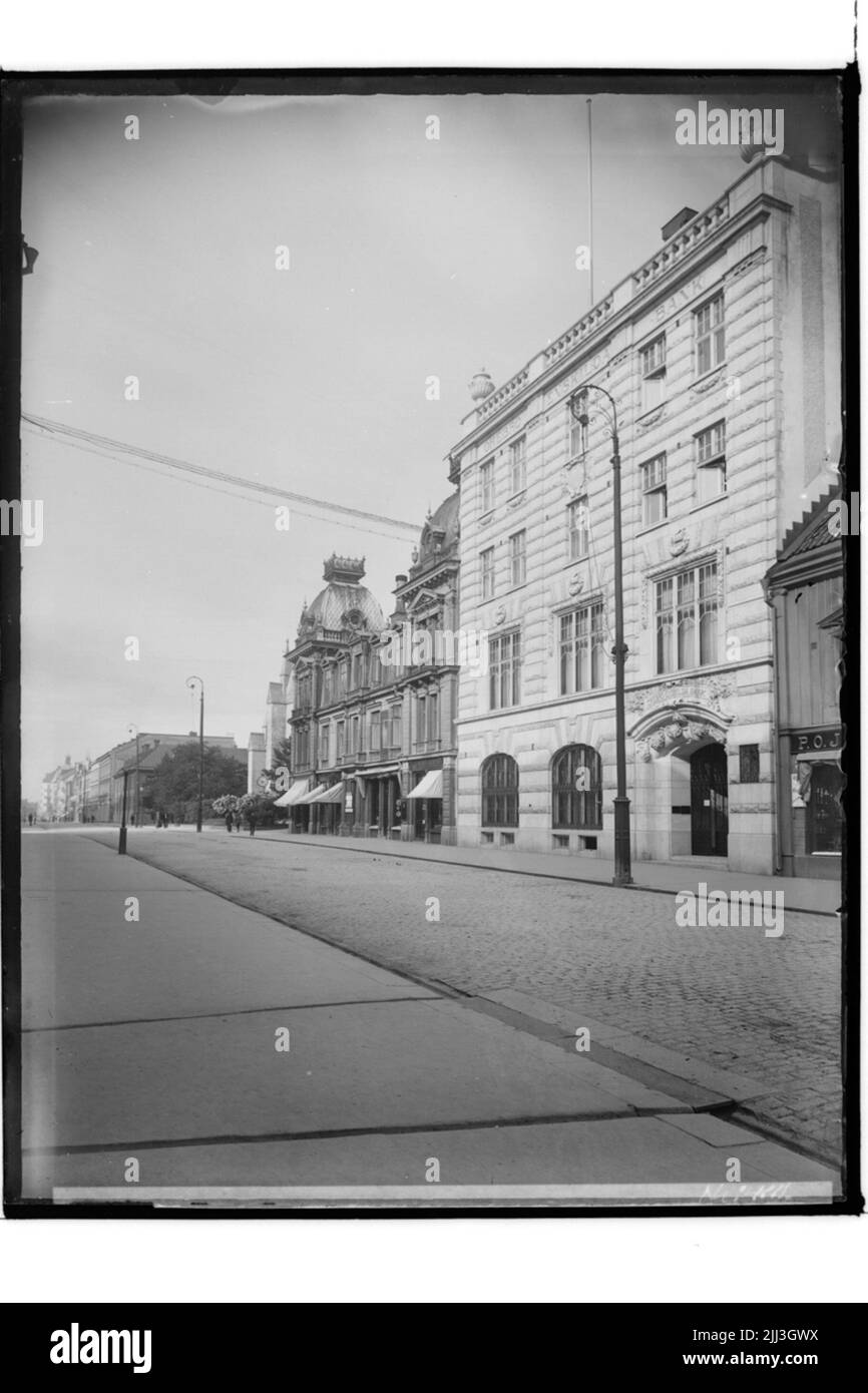 Örebro Enskilda Banken, stone house on four floors with Baroque facade ...