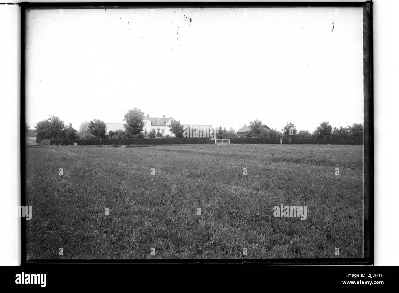 One and a half -level residential building with frontspis.Emil Karlsson ...