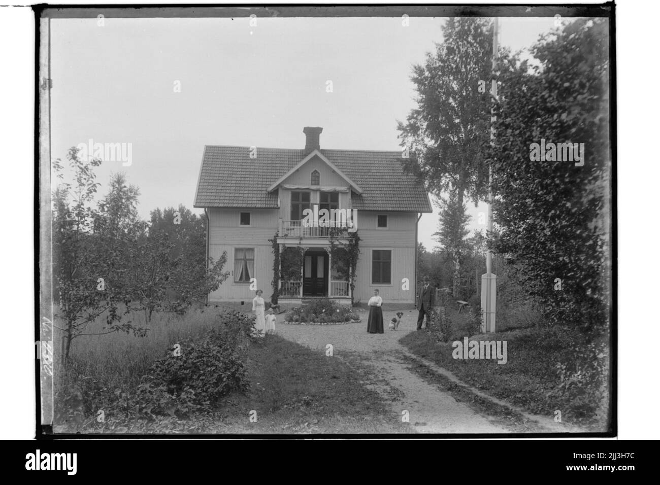 One and a half -level villa with porch and balcony.4 people and a dog ...
