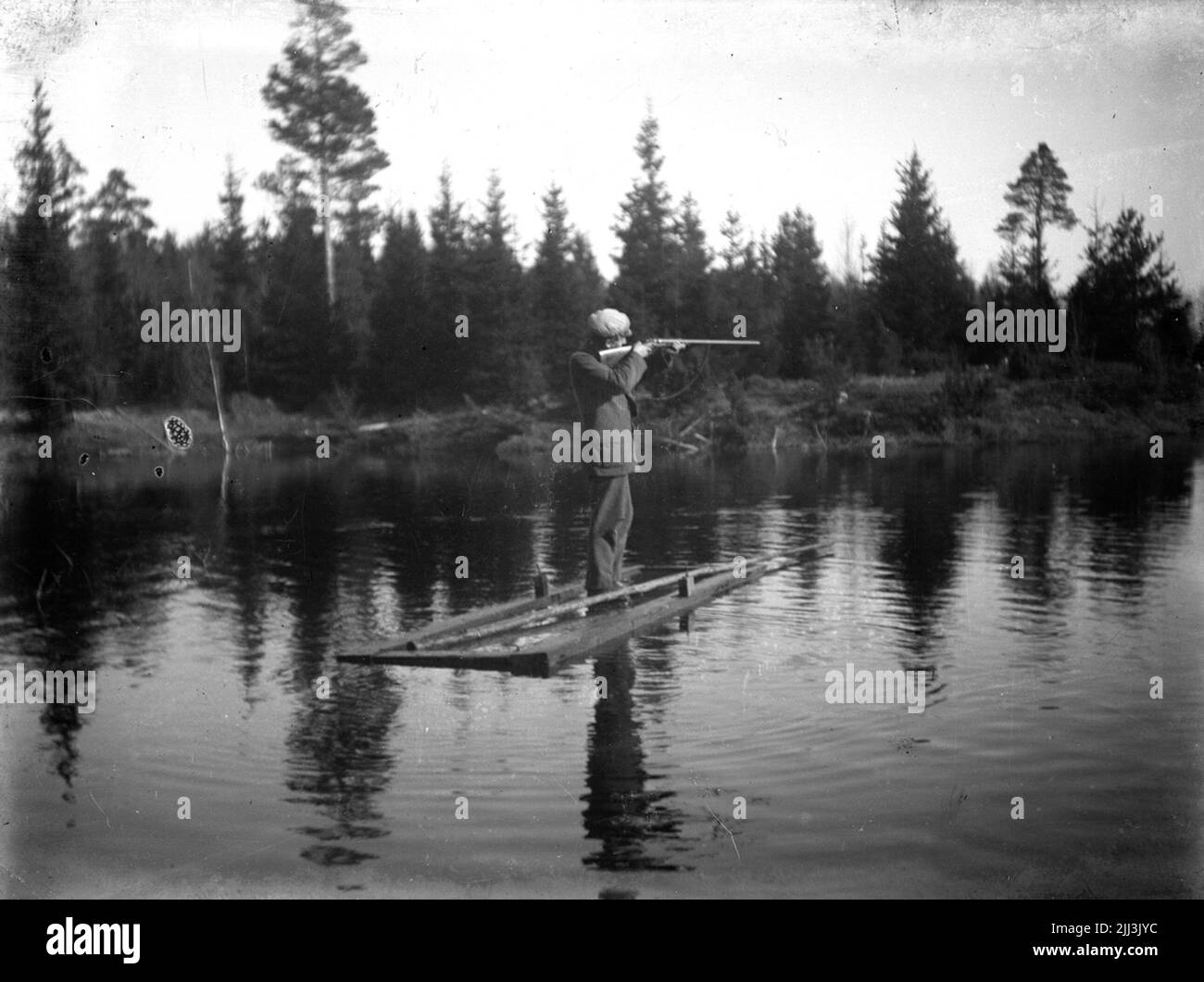 Hunter hunting gear on hi-res stock photography and images - Alamy