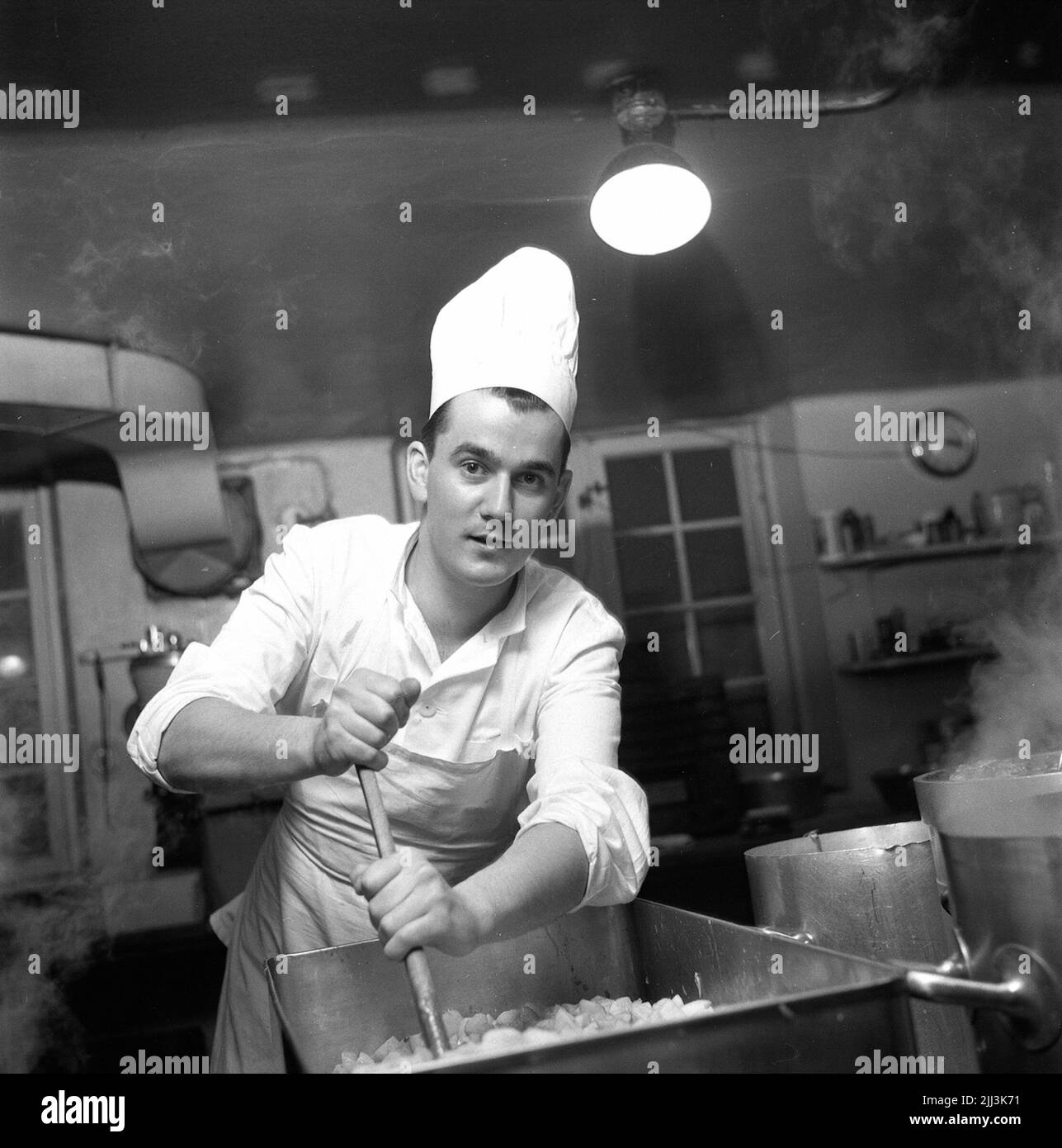 Hungarian celebrates Christmas at Loka Brunn.bild page.december 1956 ...