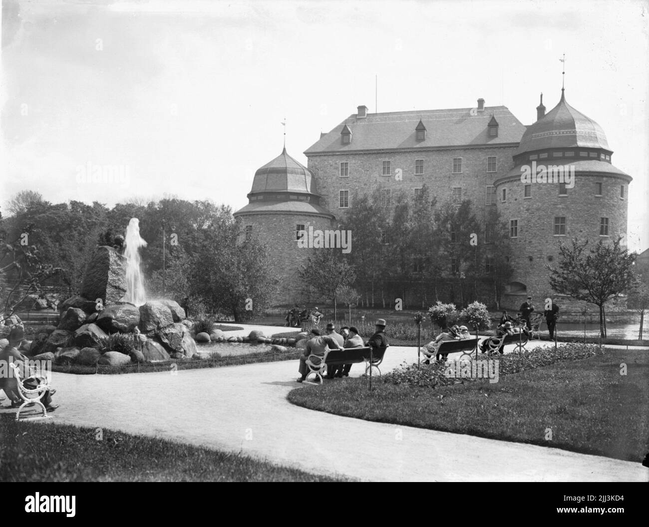 Örebro Slott.slottet from Norr.Centralparken with the statue the ...