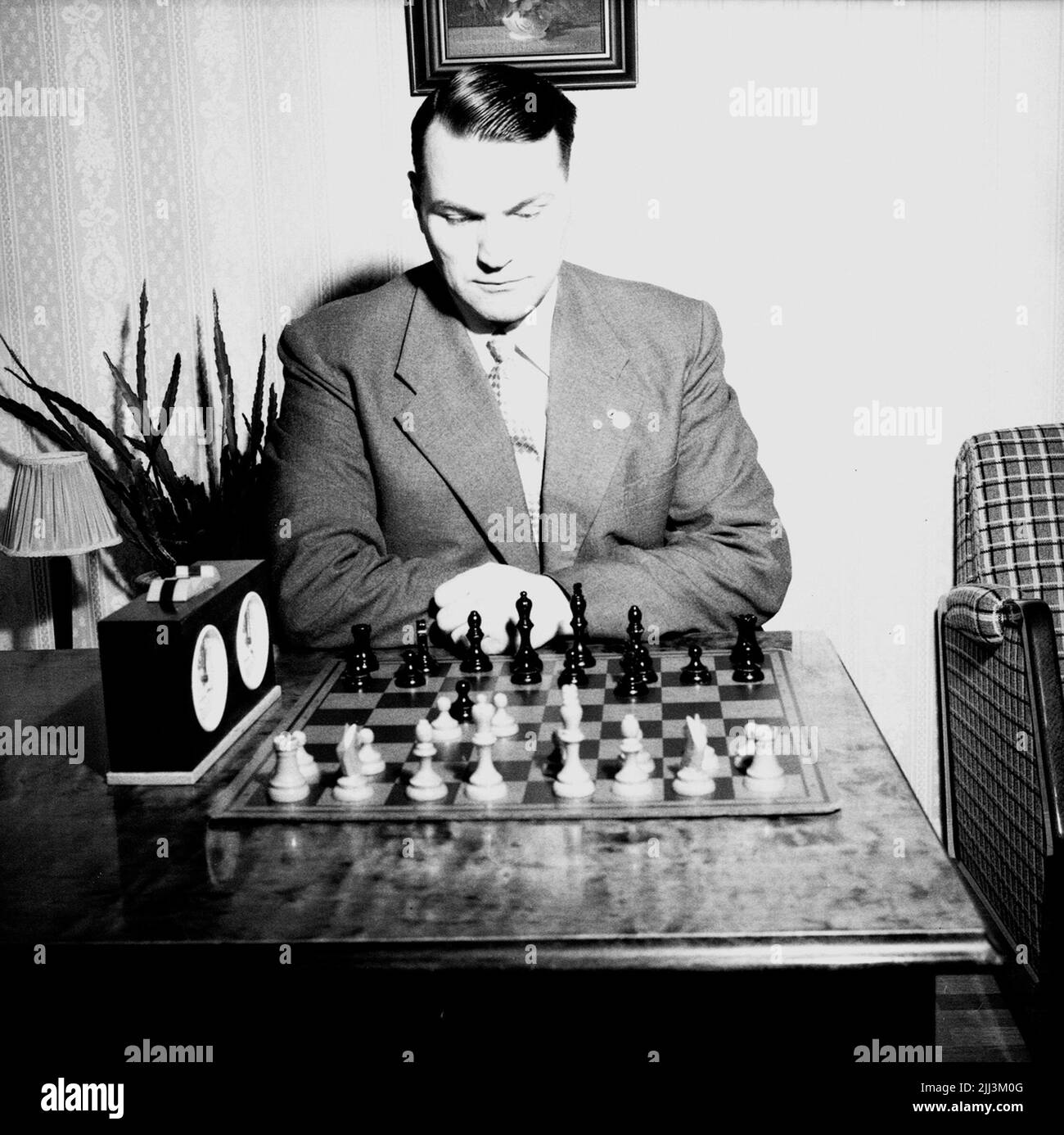 Chess plays Black and White Stock Photos & Images - Alamy