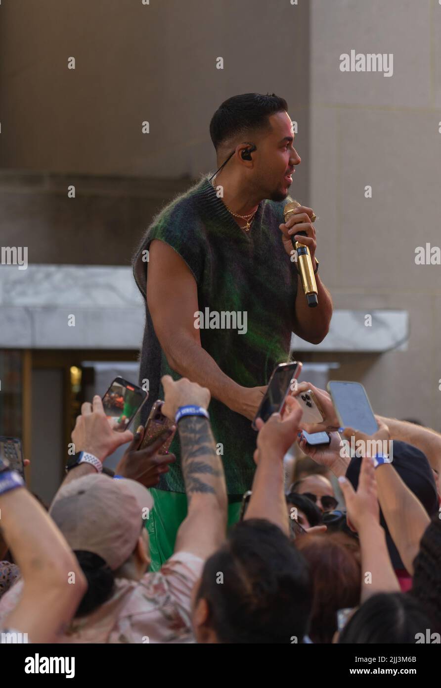 Bachata singer hi-res stock photography and images - Alamy