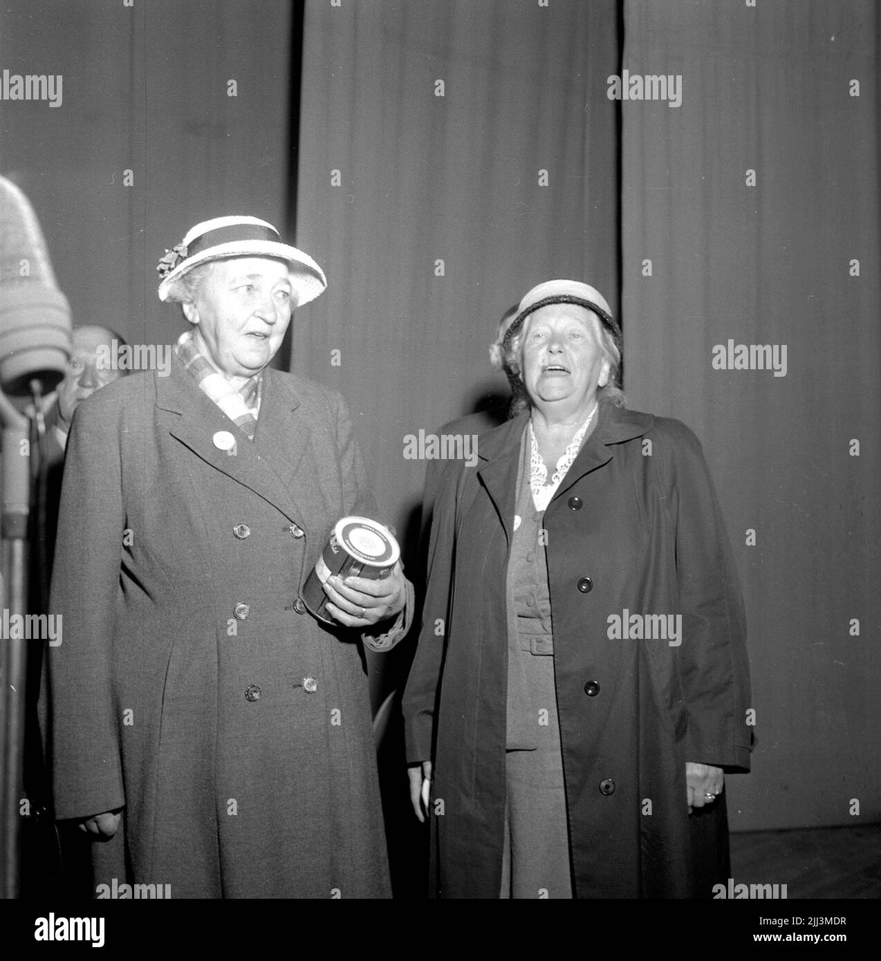 Old -fashioned in the People's Park.August 1956 Stock Photo - Alamy