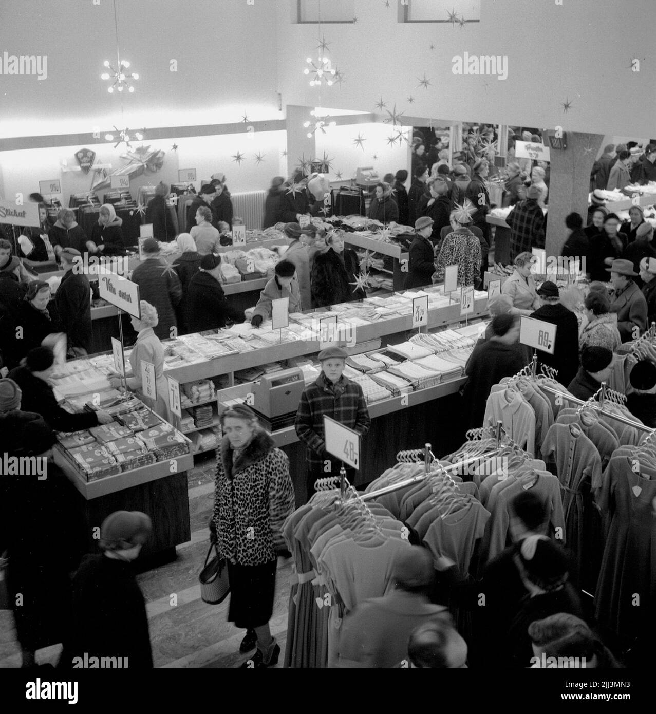 Three roses "open.november 1956 Stock Photo - Alamy