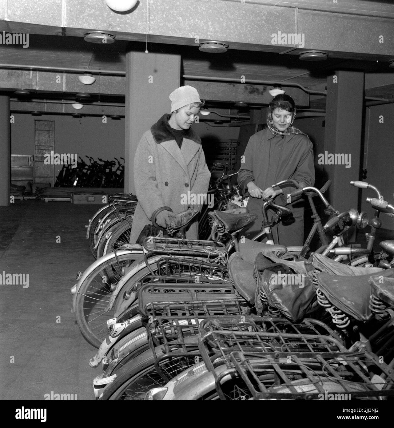 Bicycle auction hi-res stock photography and images - Alamy