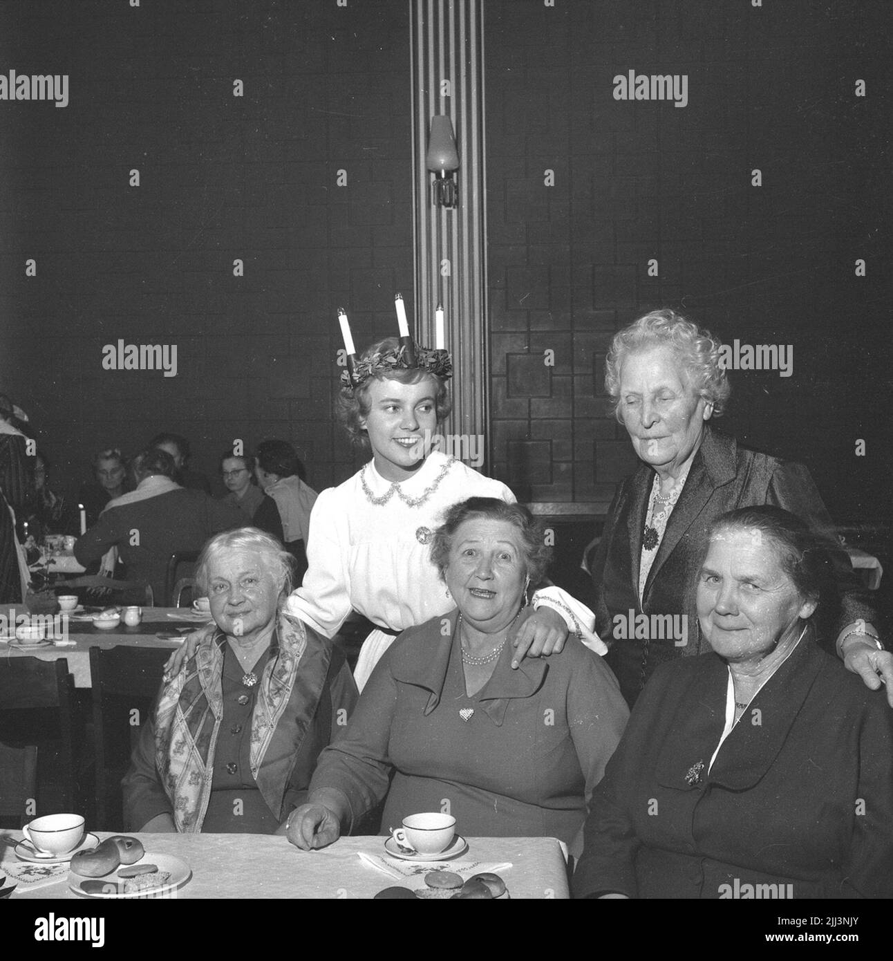 Housewives at Lucia party.16 December 1958 Stock Photo - Alamy
