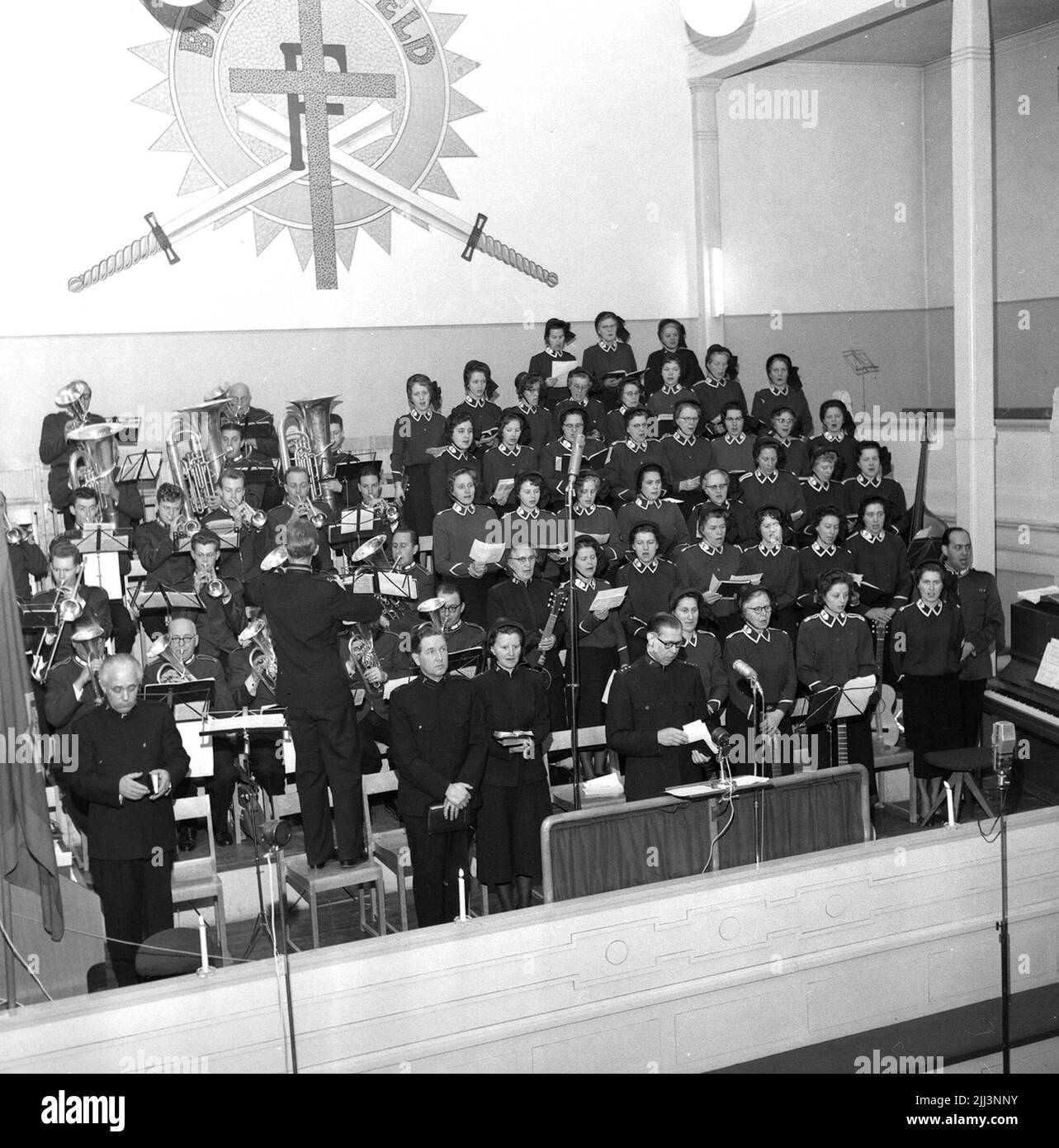Worship from the Salvation Army.30 December 1958 Stock Photo - Alamy