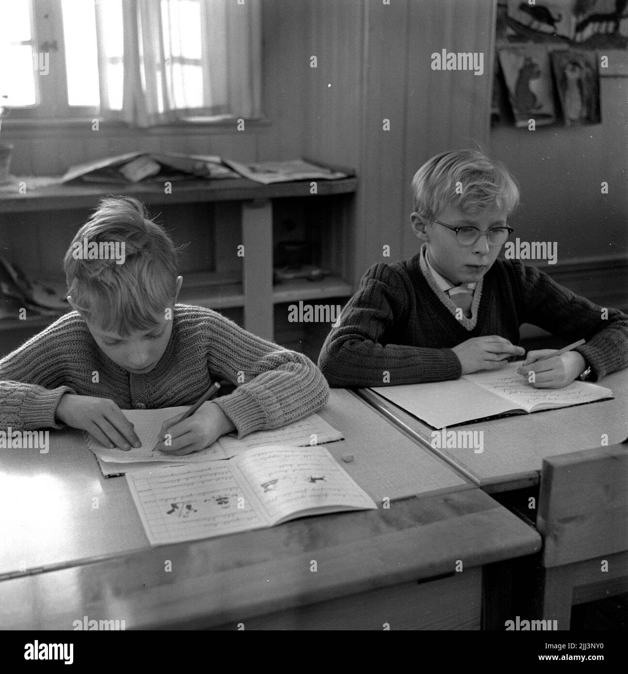 1959 reporting hi-res stock photography and images - Alamy