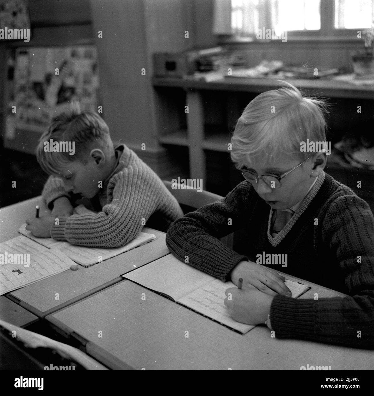 1959 reporting hi-res stock photography and images - Alamy