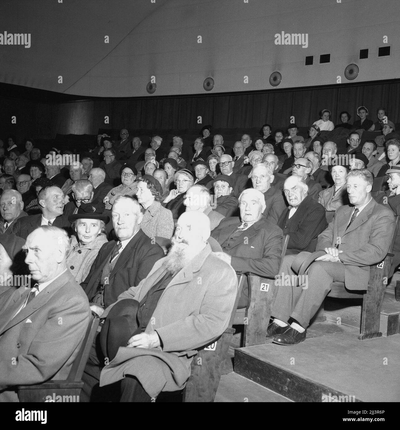 Movie story october Black and White Stock Photos & Images - Alamy