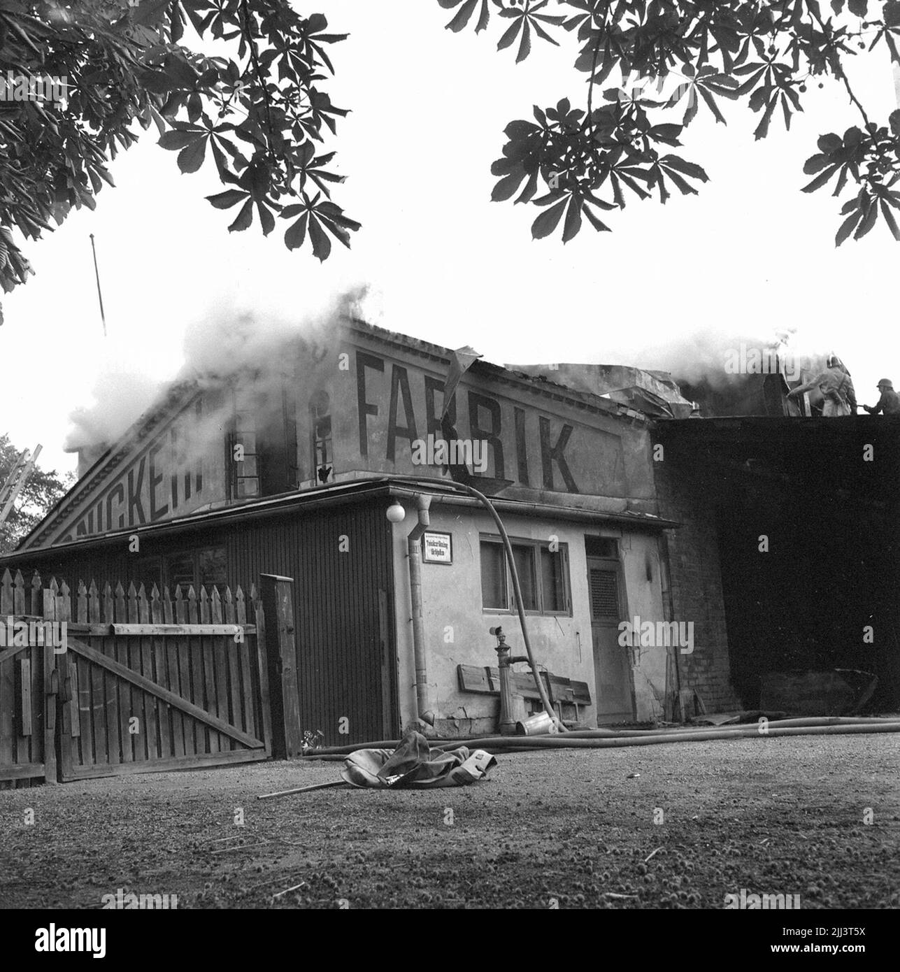 Factory collapse Black and White Stock Photos & Images - Alamy