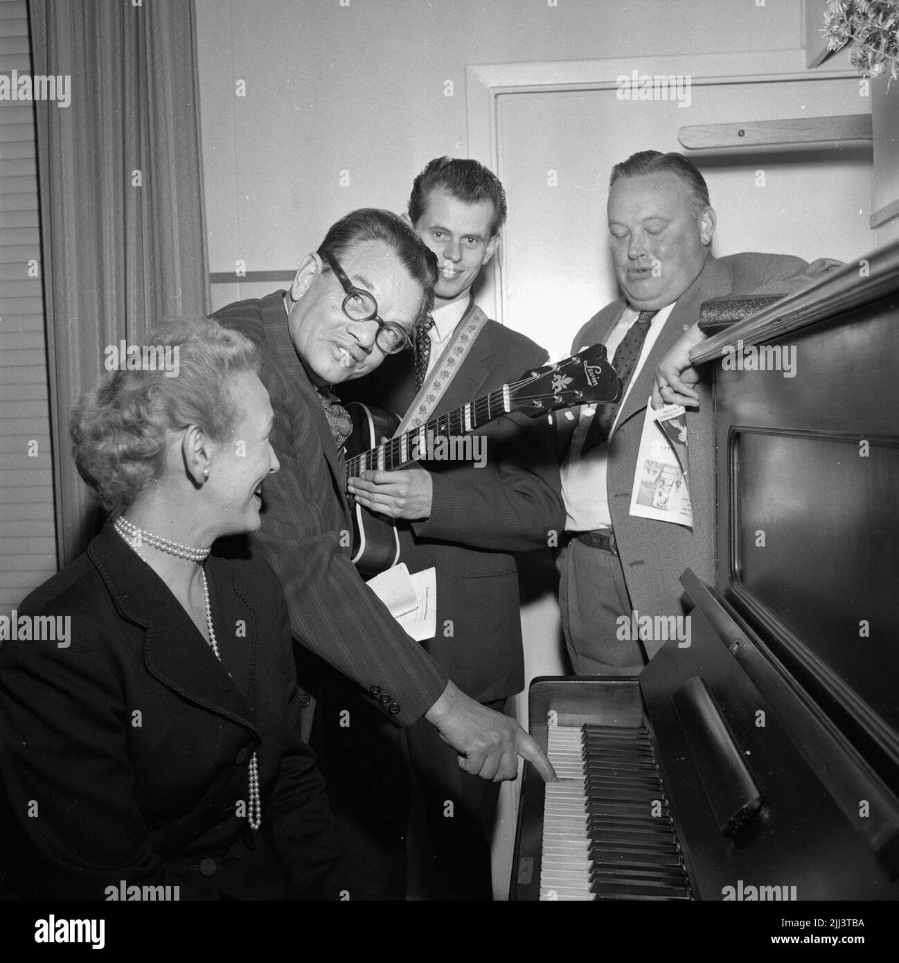 Focus group meeting Black and White Stock Photos & Images - Alamy