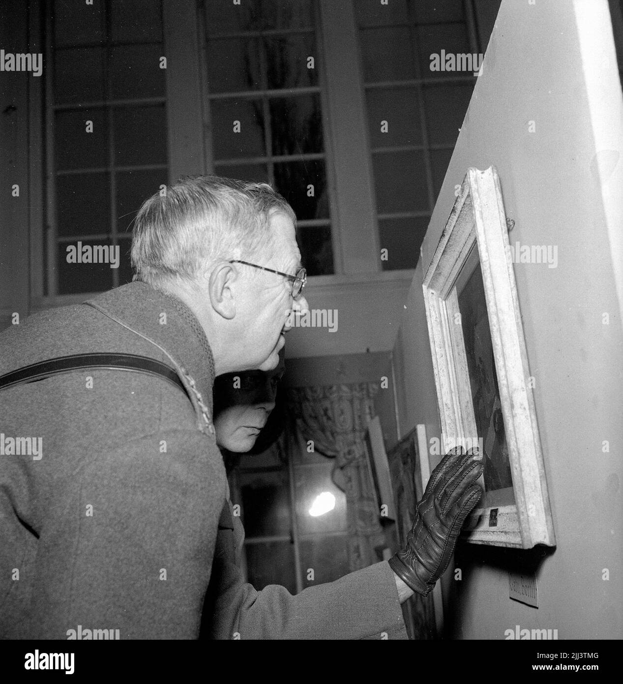 1956 royal visit Black and White Stock Photos & Images - Alamy