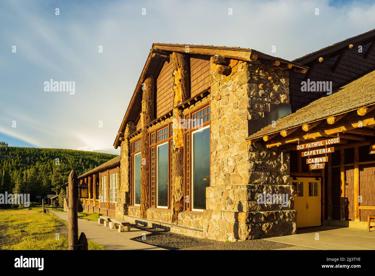 Yellowstone lodge architecture hi-res stock photography and images - Alamy