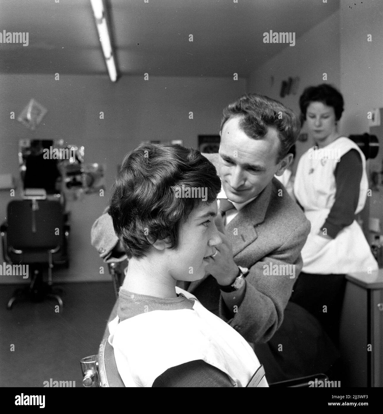 1950s hairstyle hi-res stock photography and images - Alamy